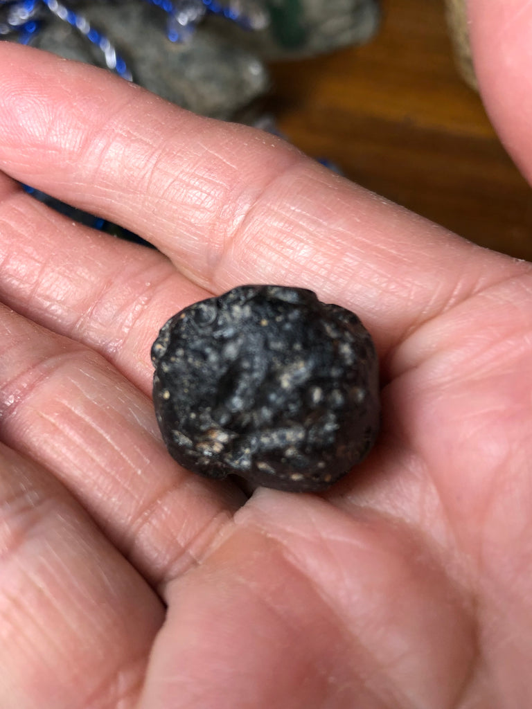 Tektite – The Rose Quartz Stand