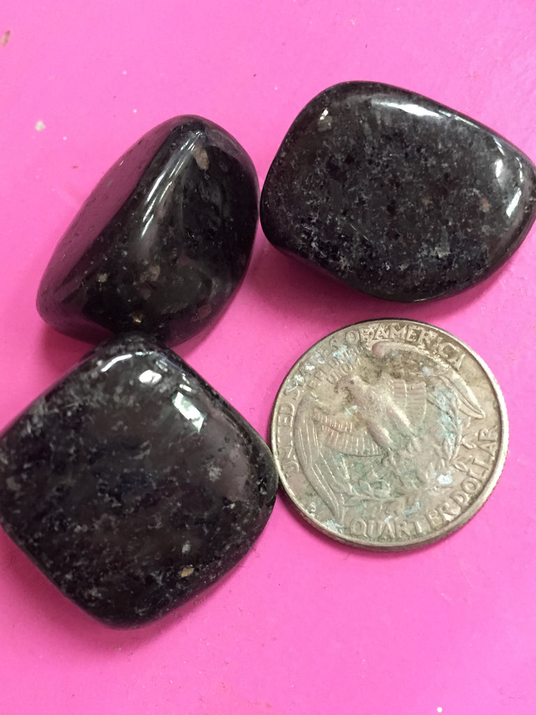 Astrophyllite Tumbled Stone – The Rose Quartz Stand