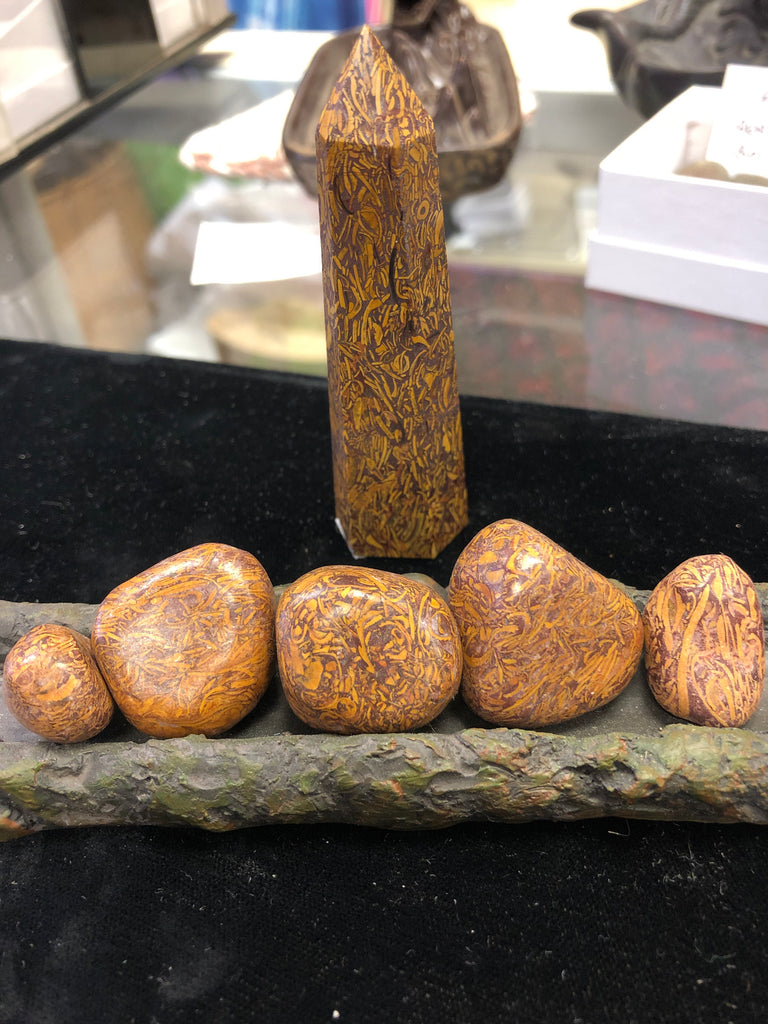 Script Stone From India – The Rose Quartz Stand