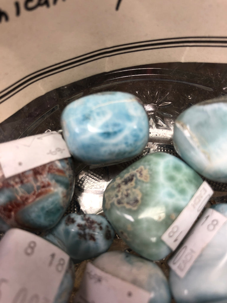 Larimar Tumbled Stones – The Rose Quartz Stand
